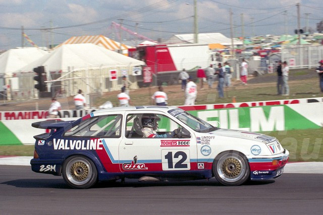 90841 - RAY LINTOTT / GARRY RUSH / TERRY SHIEL, FORD SIERRA - Tooheys ...