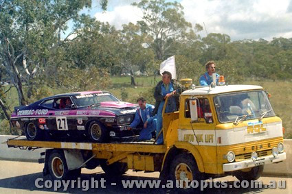 79786 - Ron Wanless / Leo Leonard Falcon XC - Bathurst 1979 ...