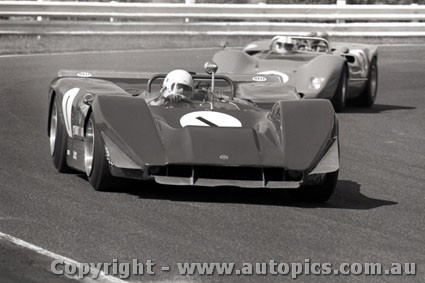 69499 - Frank Matich Matich SR4 & John Harvey McLaren M8 - Sandown 1969 ...