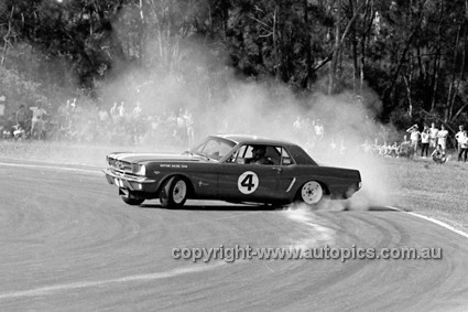 650469 - Norm Beechey, Ford Mustang, The Neptune Racing Team, Warwick ...