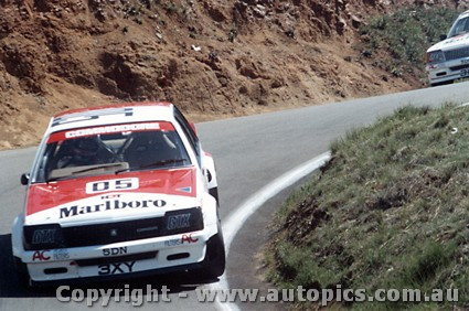 81728 - Peter Brock - Holden Commodore VC Bathurst 1981 - AUTOPICS