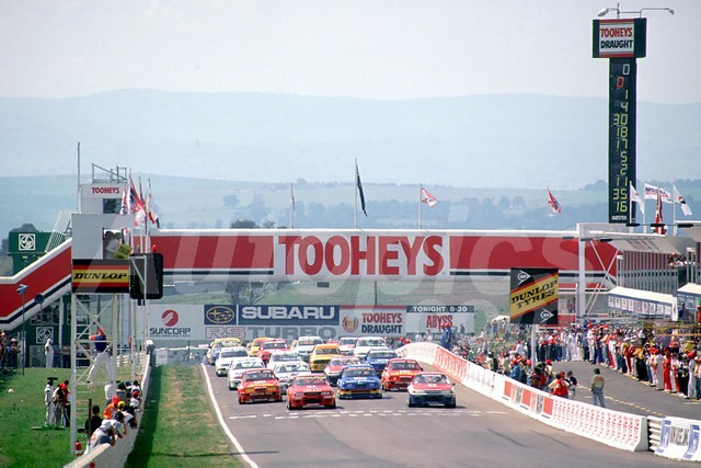 91792 - First Lap - 1991 Bathurst Tooheys 1000 - Photographer Ray ...