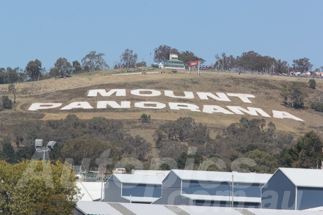2010 - Mount Panorama Bathurst Sign and Arial Shots, Bathurst 1000 ...