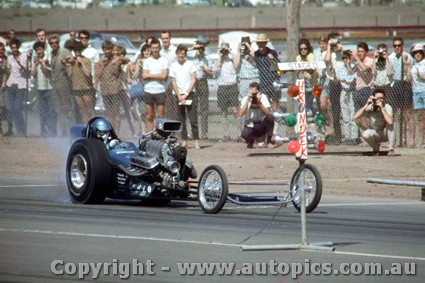 66916 - Bob Keith USA 427 Chev AA/Gas Dragster - Surfers Paradise 1966 ...