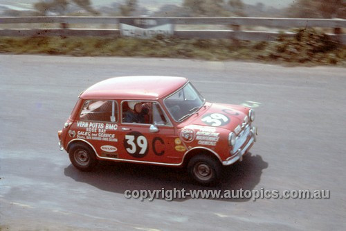 68768 - Rick Radford / David Seldon Morris Cooper S - Hardie Ferodo 500 ...