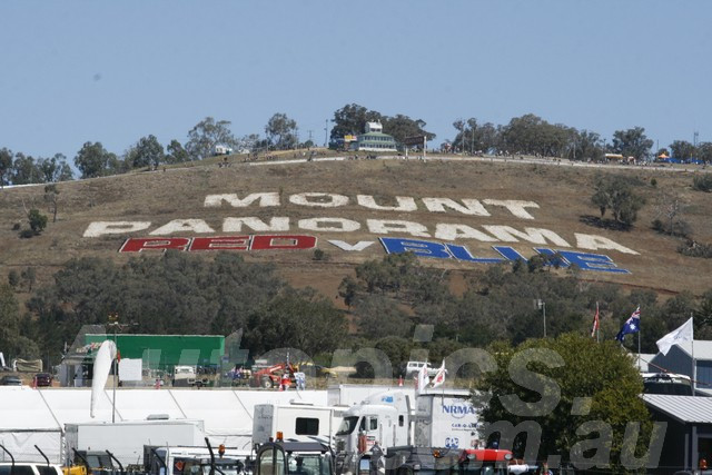 2007 - Mount Panorama Bathurst Sign and Arial Shots, Bathurst 1000 ...