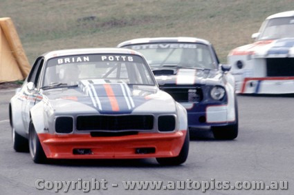 80042 - Brian Potts Holden Torana V8 - Oran Park 1980 - Photographer ...