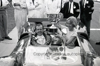 674995 - Frank Matich, Matich SR3 - Sandown 1967 - Photographer Peter D ...