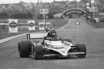 81608 - Tim Slako Elfin MR6 - Sandown 1981- Photographer Darren House ...