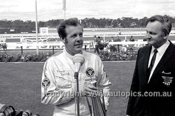 69613 - Frank Matich - Sandown 1969 - Photographer Peter D'Abbs - AUTOPICS
