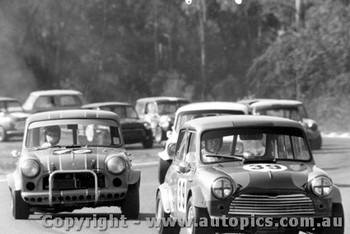 72032 - Alan Waterson - Morris Cooper S - Warwick Farm 1972 - AUTOPICS