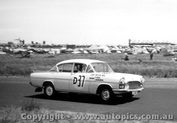 60701 - Frank Coad & John Roxburgh - Winner of the First Armstrong 500 ...
