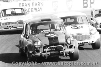 73040 - #17 A. Galettis / #90 J. Byers Morris Cooper S #23 G. Cavenagh ...