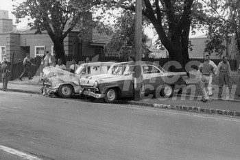 57012 - Len Lukey & R. Smith - Ford Customlines - Albert Park 1957 ...