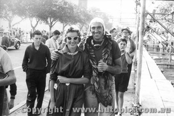 57508 - Lex Davison Albert Park 1957 - AUTOPICS