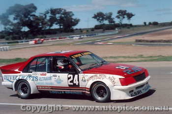 84742 - Taylor / Kennedy Holden Commodore - Bathurst 1984 - AUTOPICS