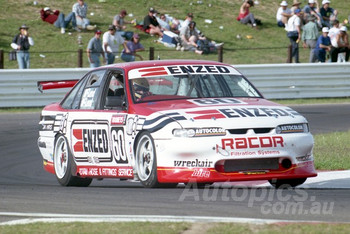 95820 - PETER McLEOD / RYAN McLEOD - COMMODORE VR - Tooheys 1000 ...