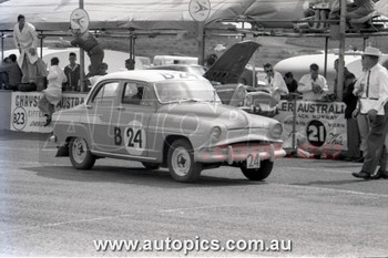 60PI11UK7022 - Max Galt & Bill Murray & Doug Stewart - Armstrong 500 ...