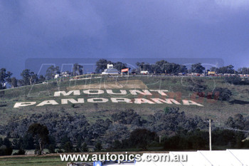2001 - Mount Panorama Bathurst Sign and Arial Shots, Bathurst 1000 ...