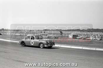 64SA11PD7037 - Frank Matich & Ian Geoghegan, Sandown 6 Hour ...