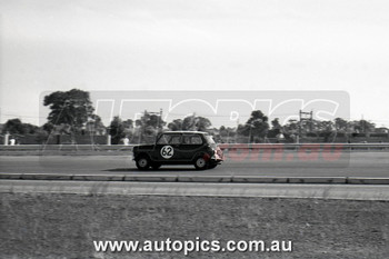 64SA11PD7129 - Peter Manton & Brian Foley, Sandown 6 Hour International ...