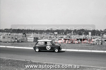 64SA11PD7130 - Peter Manton & Brian Foley, Sandown 6 Hour International ...