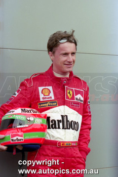 98AP03MC3012 - Eddie Irvine, Qantas Australian Grand Prix, Albert Park ...