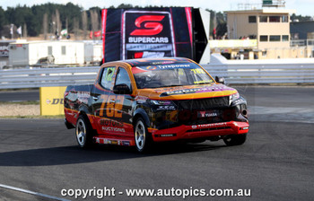 25SM05JS4008 - Tyrepower V8 SuperUte Series, Symmons Plains ...