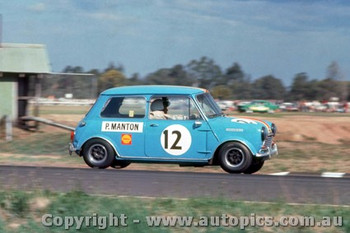 68097 - Peter Manton Morris Cooper S - Warwick Farm 8th September 1968 ...