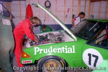 83763 - Rebuilding the XE Falcon after a crash in practice - Johnson ...