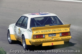 83797 - Ken Mathews / Greg Toepfer Commodore VH - Bathurst 1983 ...