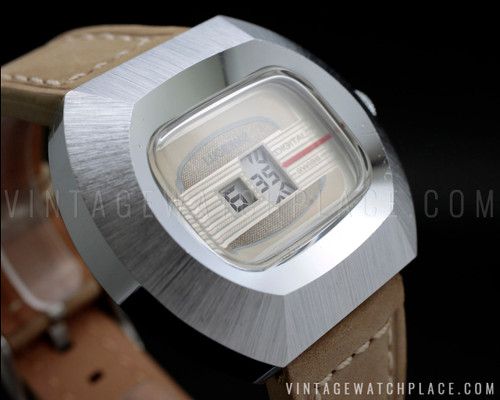 New Old Stock very retro 70's Lucerne Digital Jump hour vintage ...