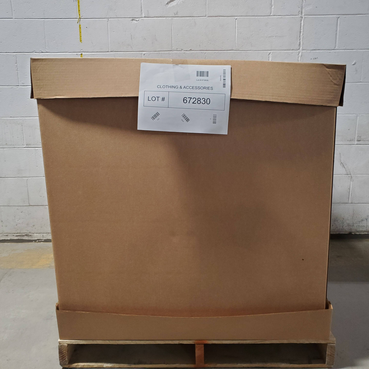 17325 units of Clothing & Accessories - MSRP $225,268 - Returns (Lot ...