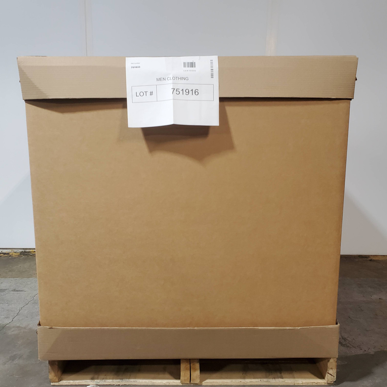 385 units of Men Clothing - MSRP $9,343 - Returns (Lot # 751916 ...