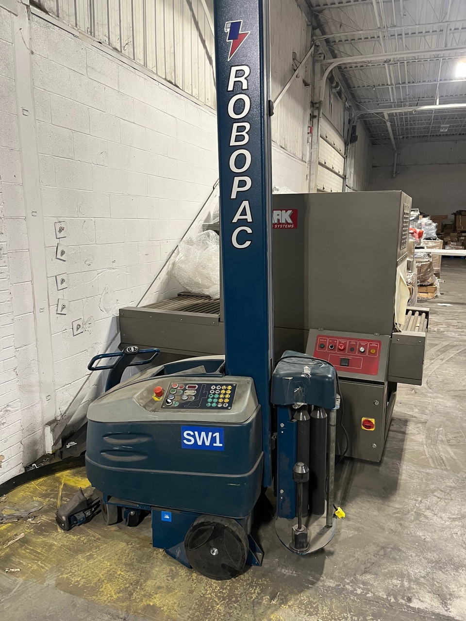 Robopac 2002/PFS Mobile Wrapping Machine - MSRP 20,000$ - Salvage (Lot ...