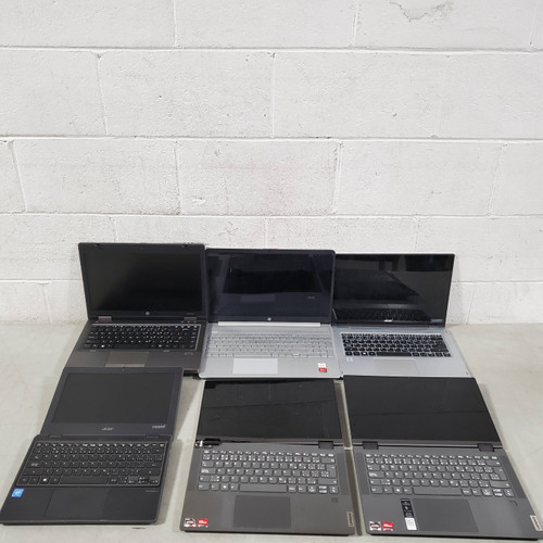 10 units of Laptops - MSRP $5,400 - Salvage (Lot # 677815) - Restock Canada