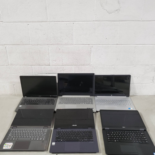 13 units of Laptops - MSRP $7,092 - Salvage (Lot # 680205) - Restock Canada