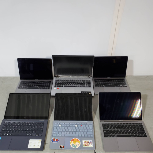 8 units of Laptops - MSRP $5,960 - Salvage (Lot # 706809) - Restock Canada
