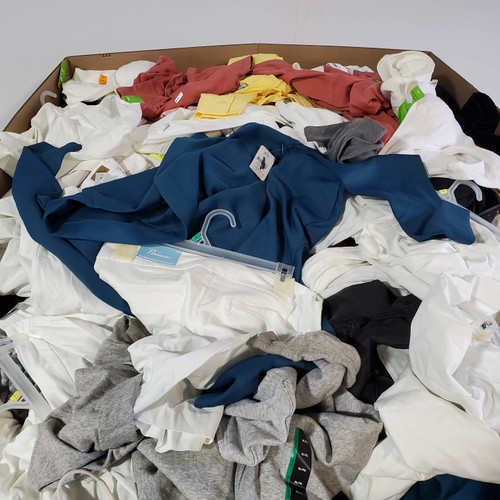 554 units of Women Clothing - MSRP $10,262 - Returns (Lot # 719909 ...