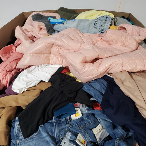 624 units of Women Clothing - MSRP $10,780 - Returns (Lot # 720312 ...