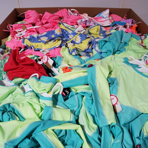 1355 units of Kids Clothing - MSRP $12,163 - Returns (Lot # 741918 ...