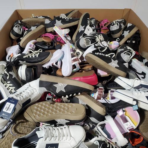 342 units of Shoes (pair) - MSRP $7,281 - Returns (Lot # 743732 ...
