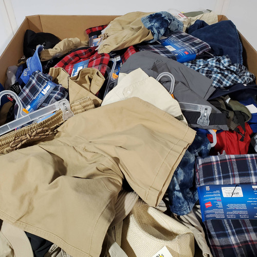 395 units of Men Clothing - MSRP $8,287 - Returns (Lot # 747614 ...