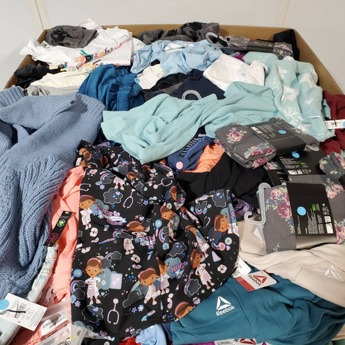 1216 units of Women Clothing - MSRP $19,576 - Returns (Lot # 757528 ...