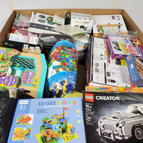 239 units of Toys - MSRP $6,192 - Returns (Lot # 788541) - Restock Canada
