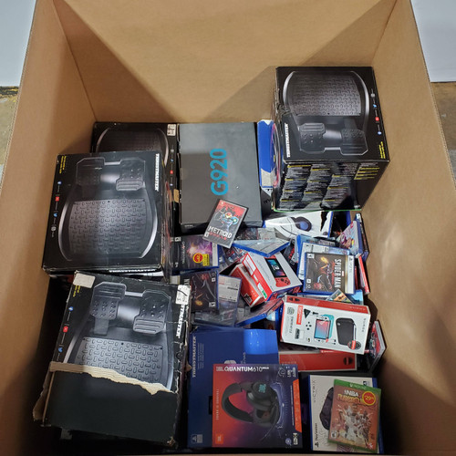 146 units of Video Games & Accessories - MSRP $11,020 - Returns (Lot ...