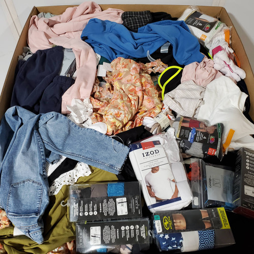 765 units of Clothing & Accessories - MSRP $11,594 - Returns (Lot ...