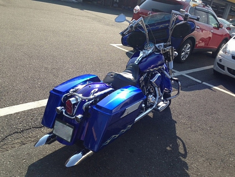 Batwing 6x9 Fairing with Full Stereo for Road King CVO - Gloss Black ...
