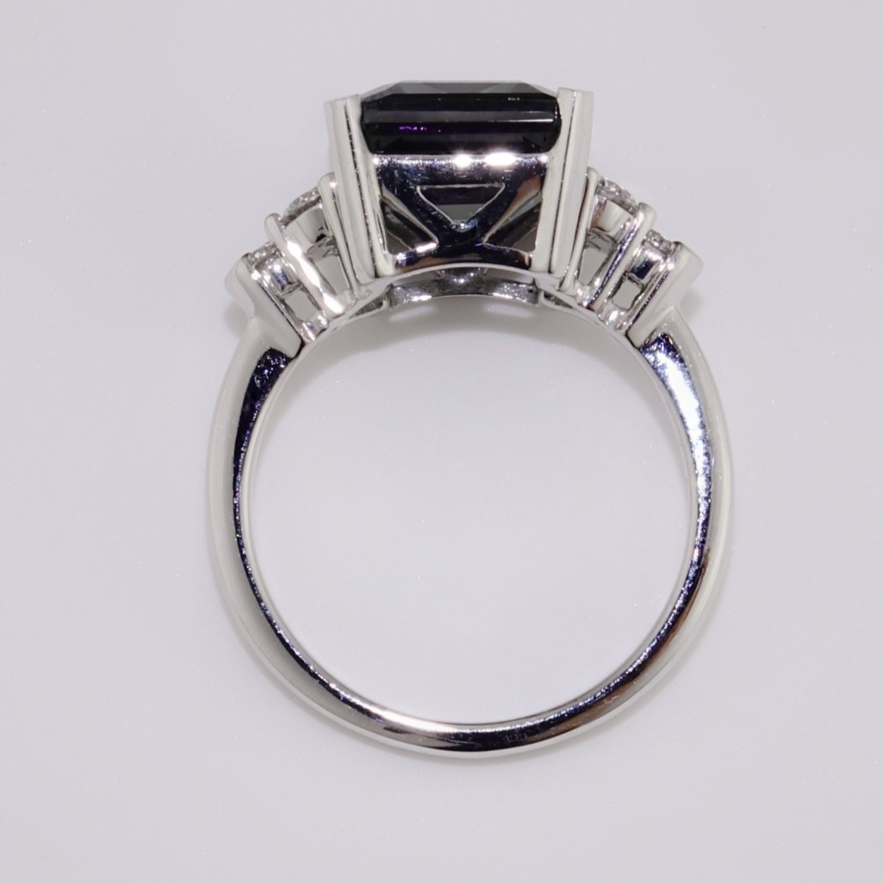 Mermaid Tanzanite & Diamond Ring GR5334