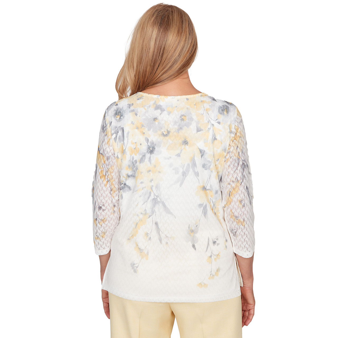Petite Women's Textured Floral Crew Neck Top | Alfred Dunner